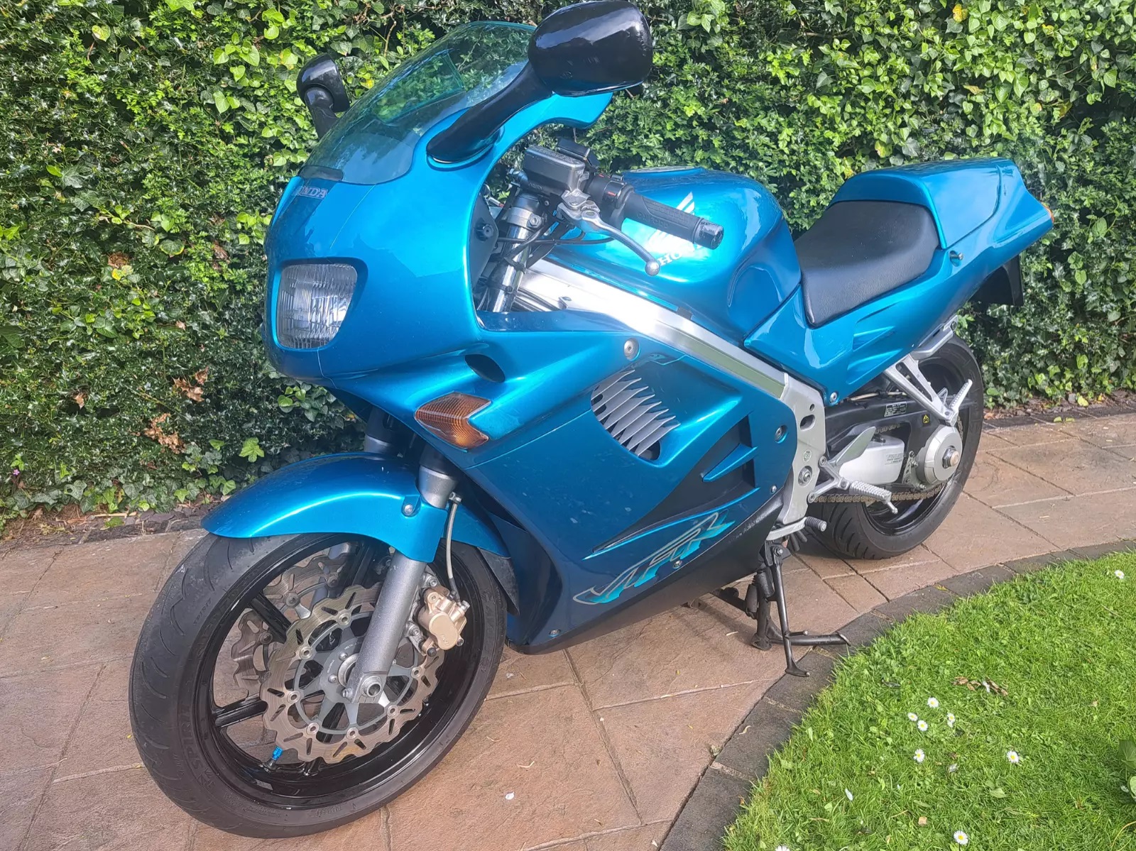 £2000 Honda VFR750: Future Classic or Just a Good Used Bike? - Moto Gold UK
