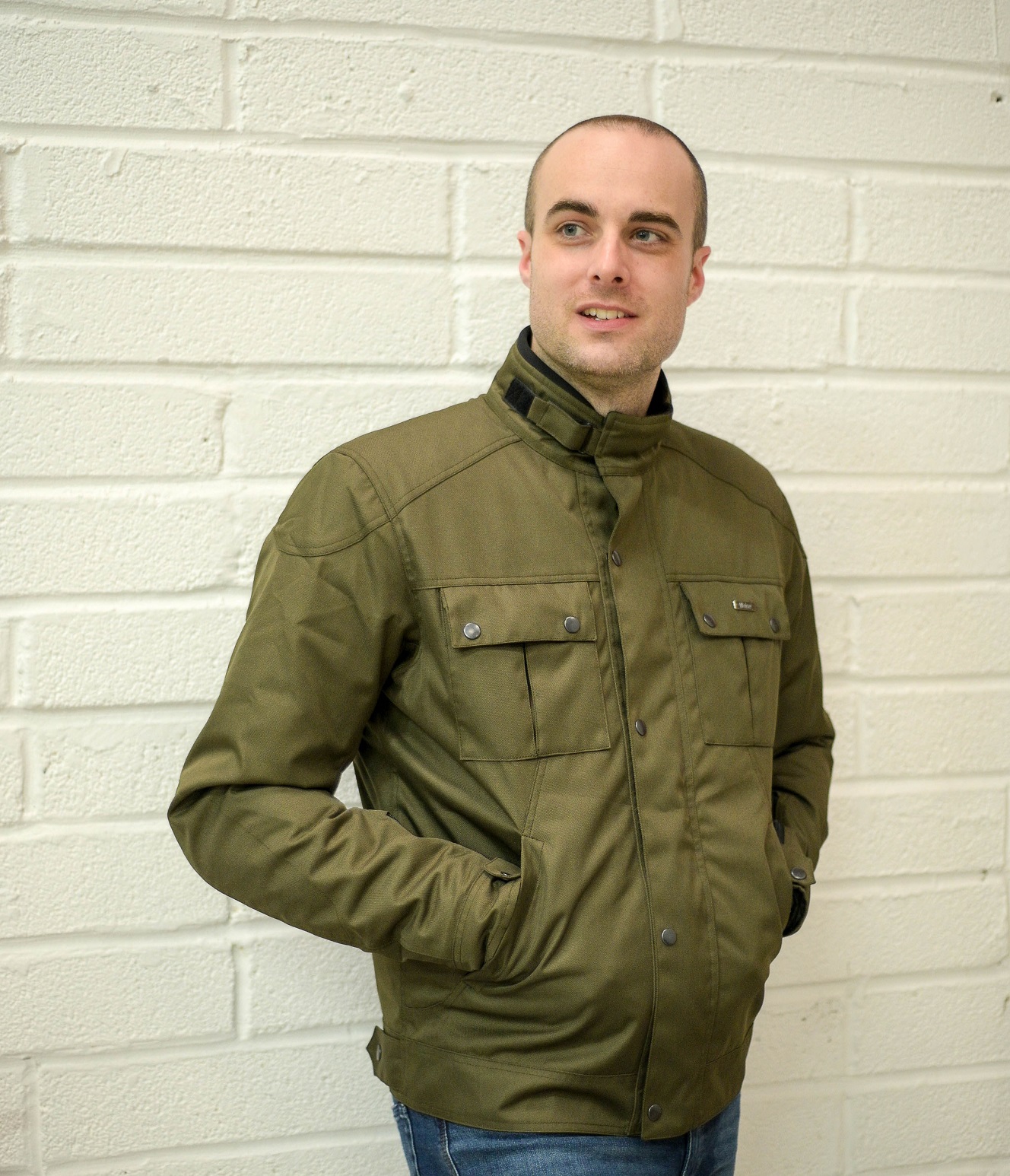 Weise Sniper Jacket Offers Retro Looks & Practical Details - Moto Gold UK